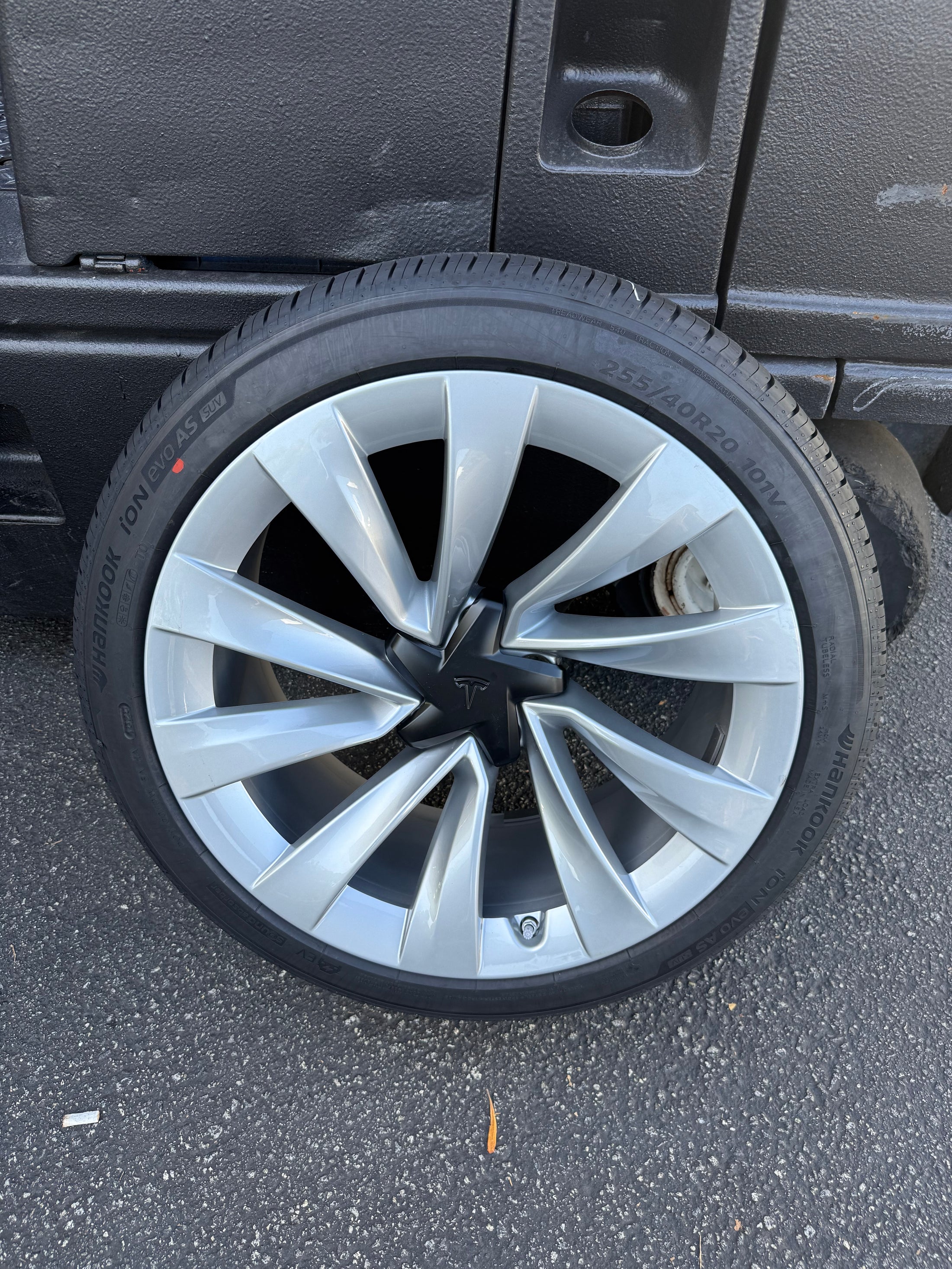 Tesla Model Y Helix 2.0 Wheel & Tire Package – 20″ (Brand New OEM ...