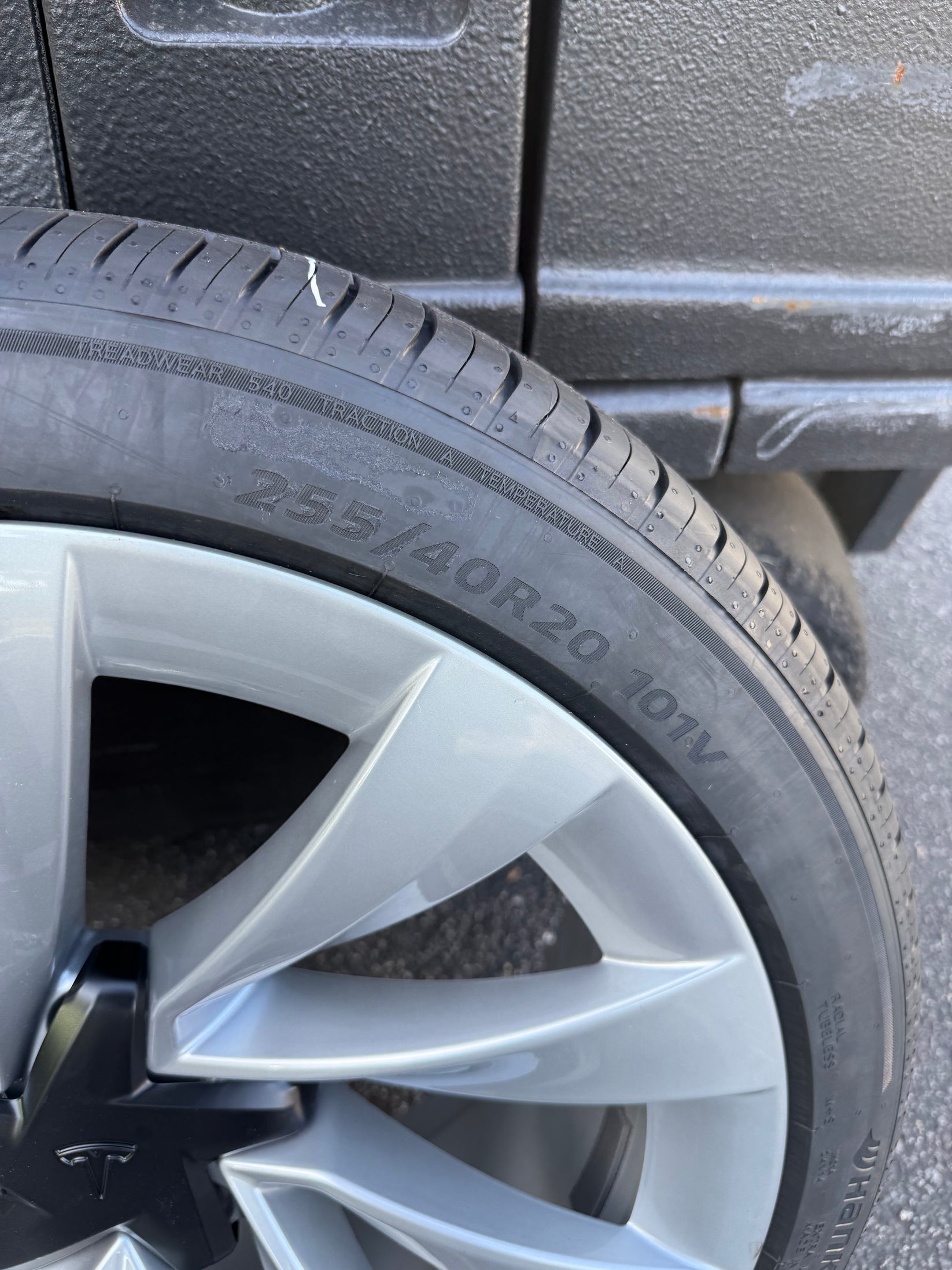 Tesla Model Y Helix 2.0 Wheel & Tire Package – 20″ (Brand New OEM ...